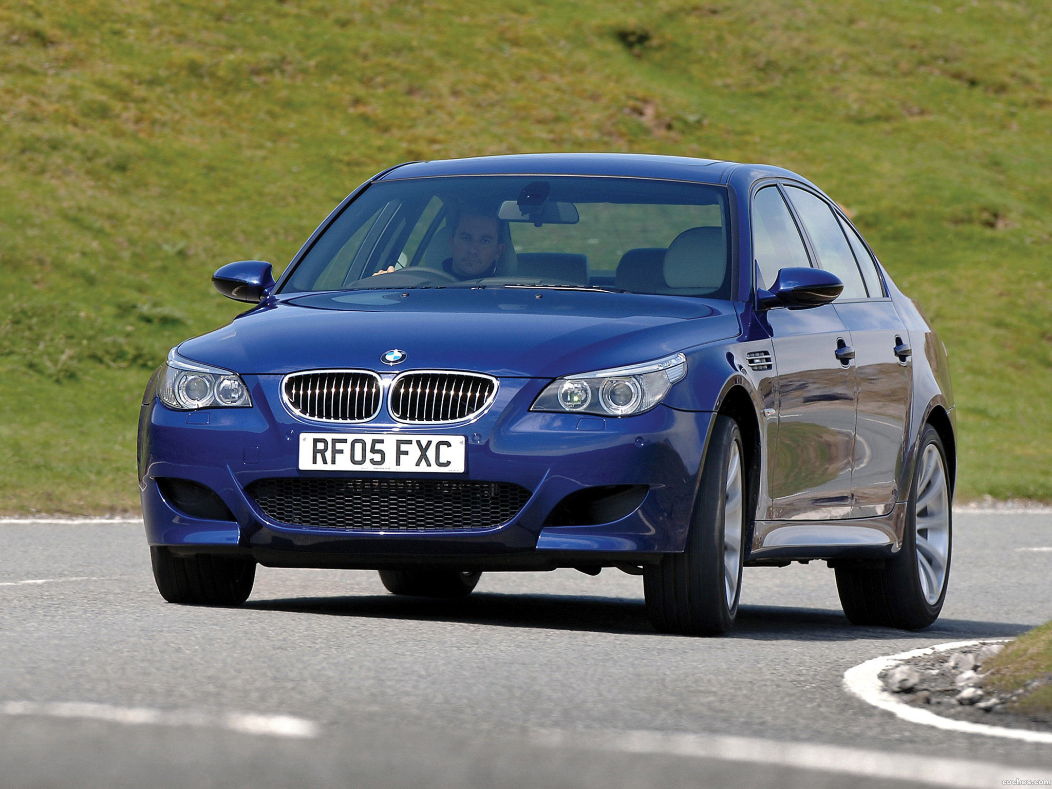 Fotos de BMW M5 Sedan UK E60 2004