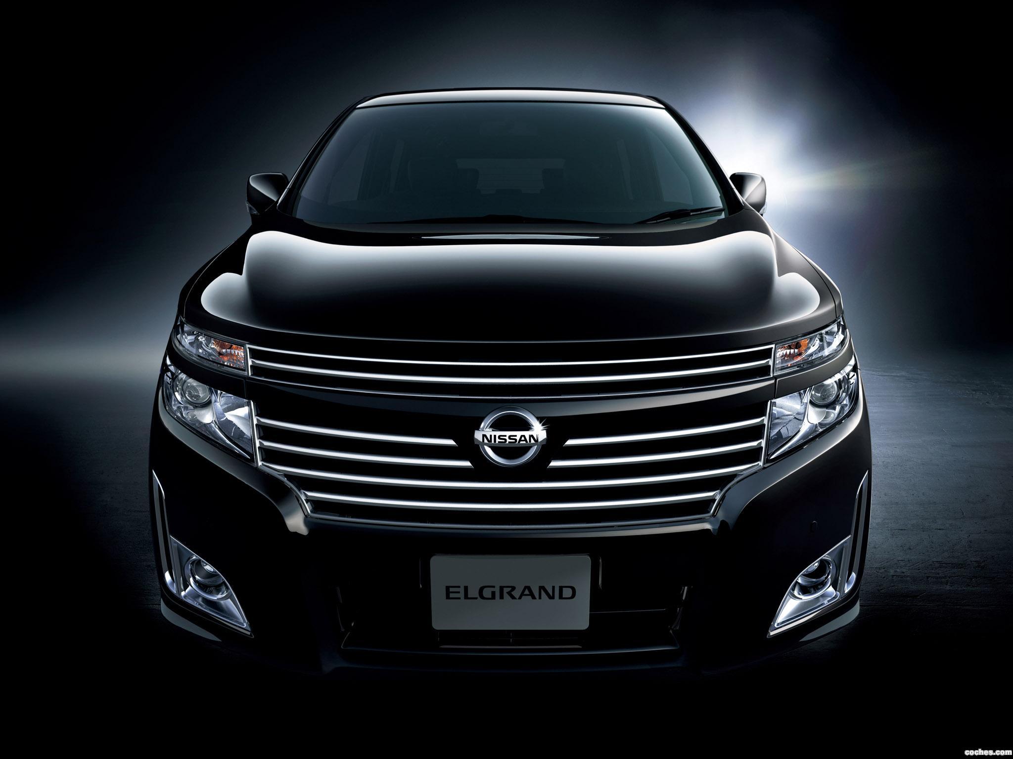 Fotos de Nissan Elgrand J42H 2010