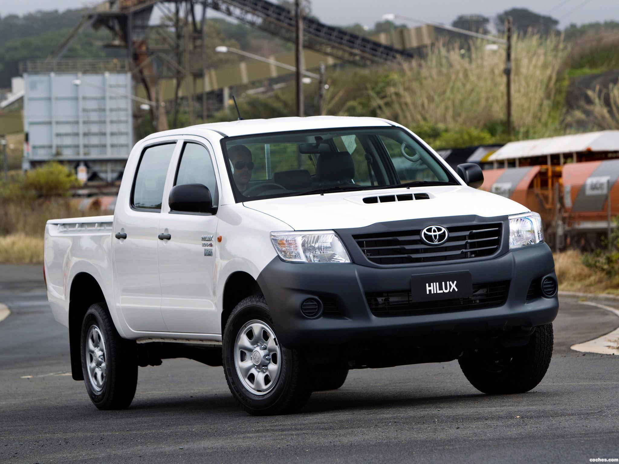 Fotos de Toyota Hilux WorkMate Double Cab 4x4 2011