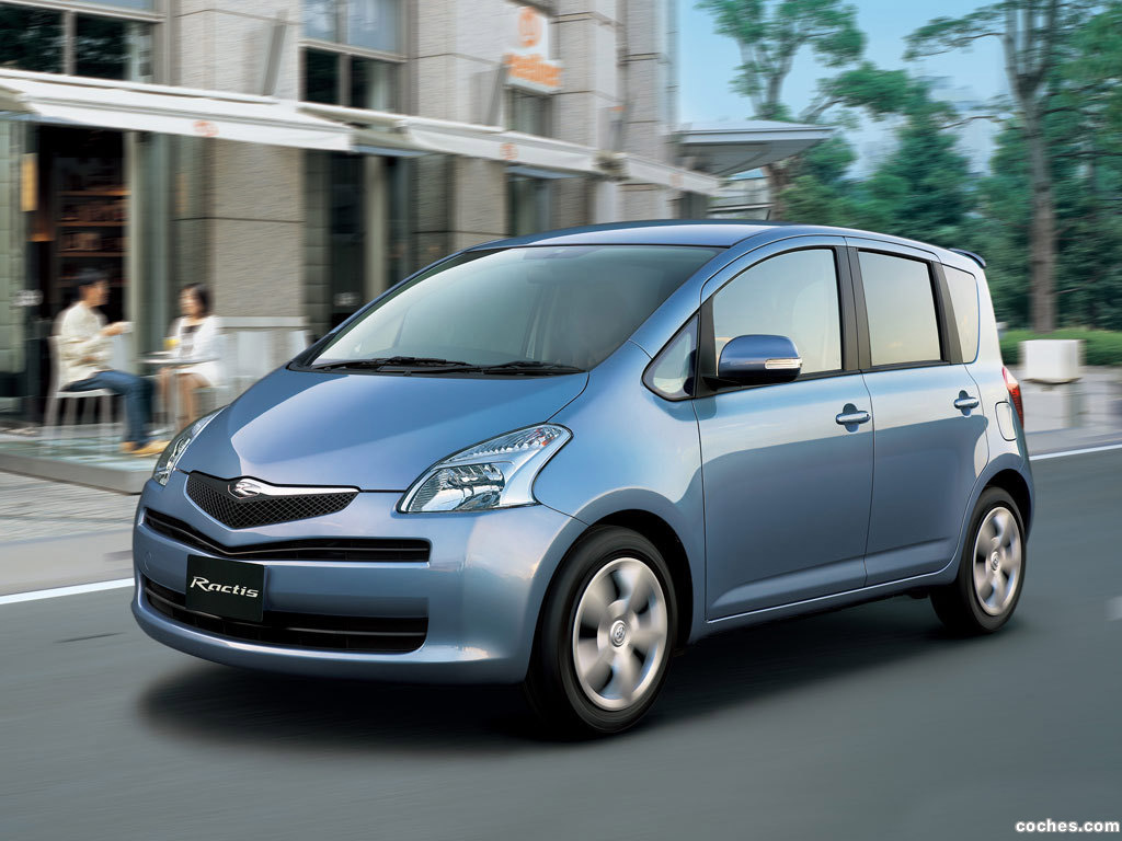 Fotos de Toyota Ractis 2005