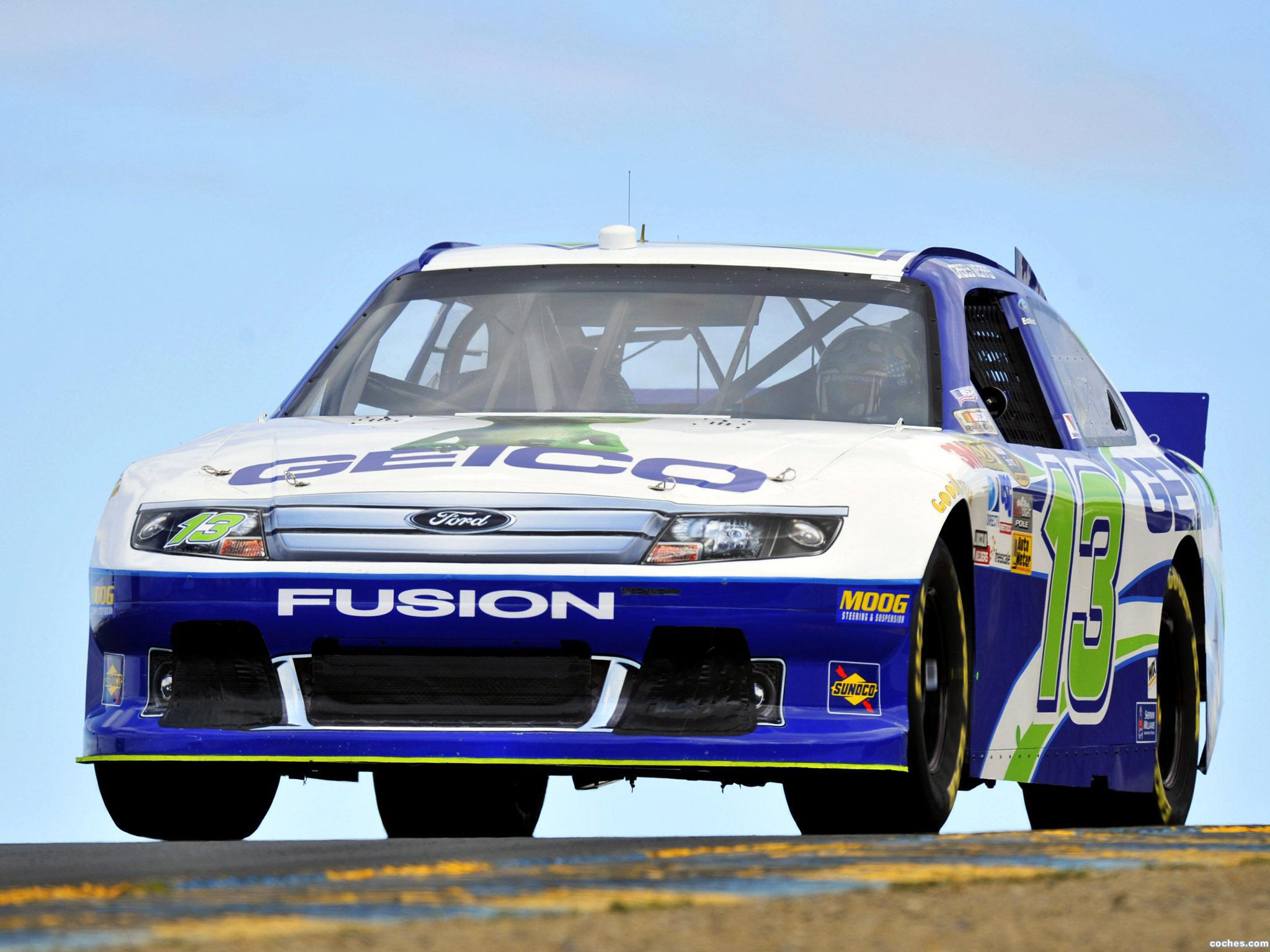 Fotos de Ford Fusion NASCAR Sprint Cup Series Race Car 2012