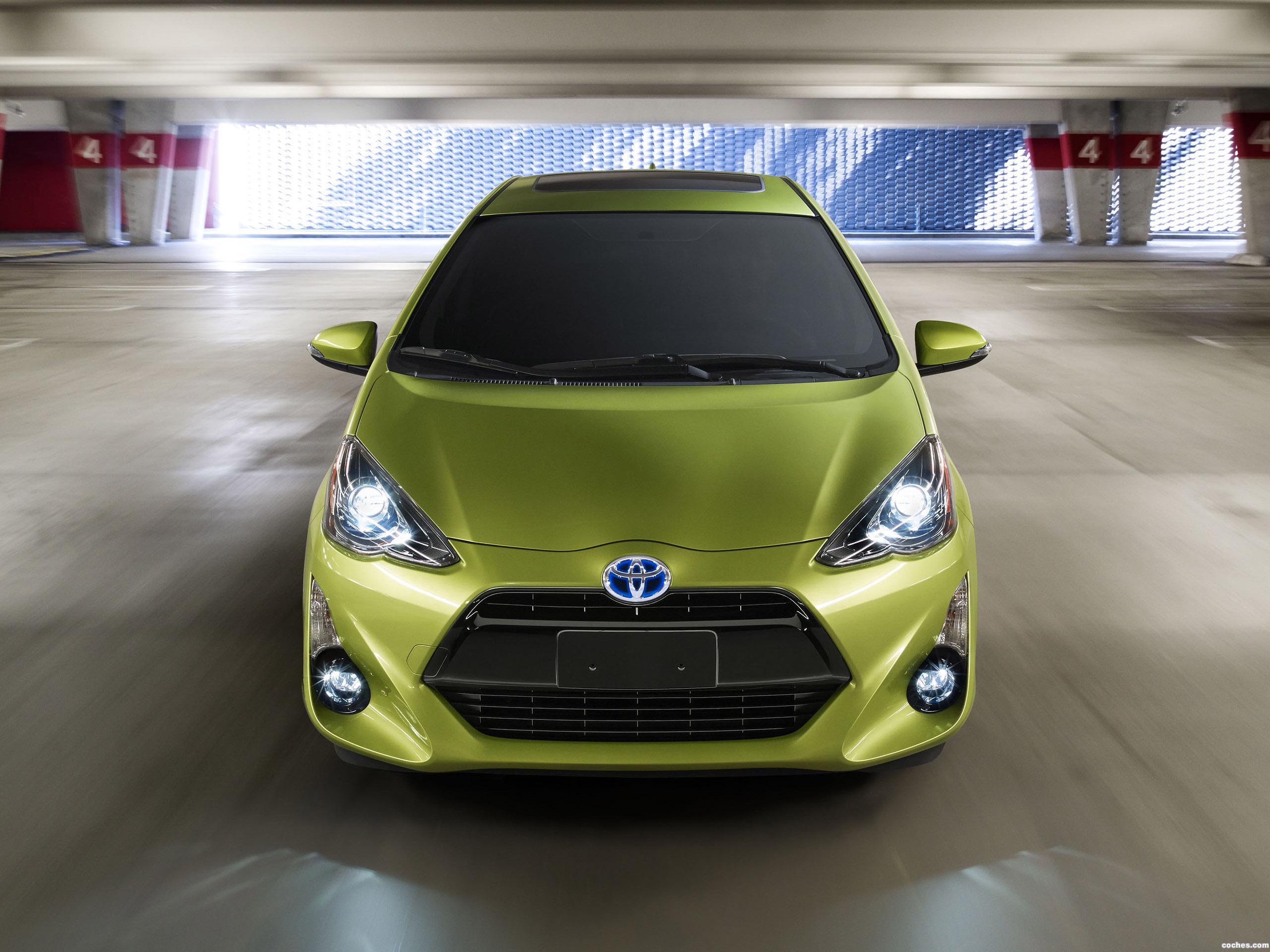 Fotos de Toyota Prius C 2015