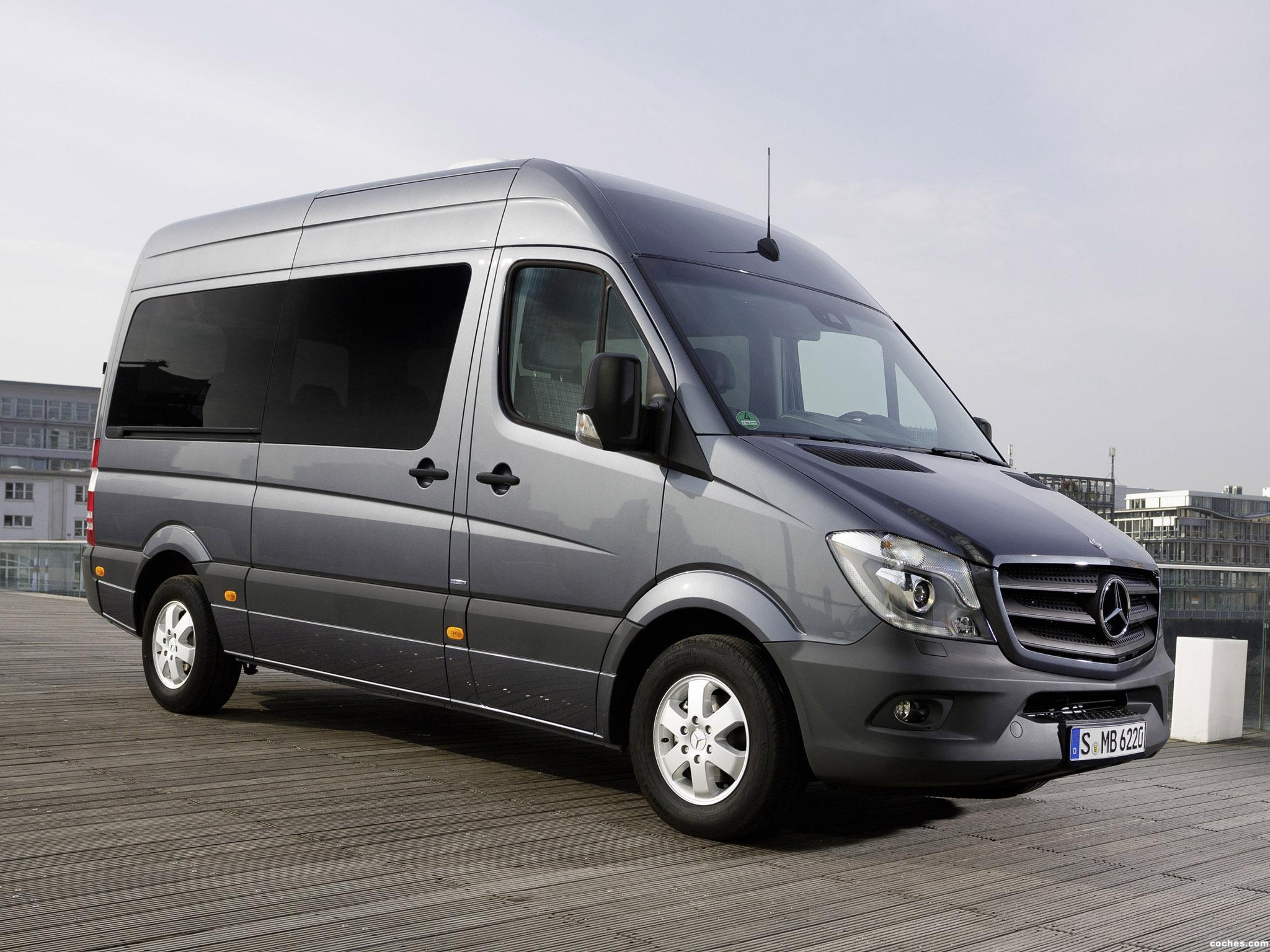 Fotos de Mercedes Sprinter Crew Bus 2013