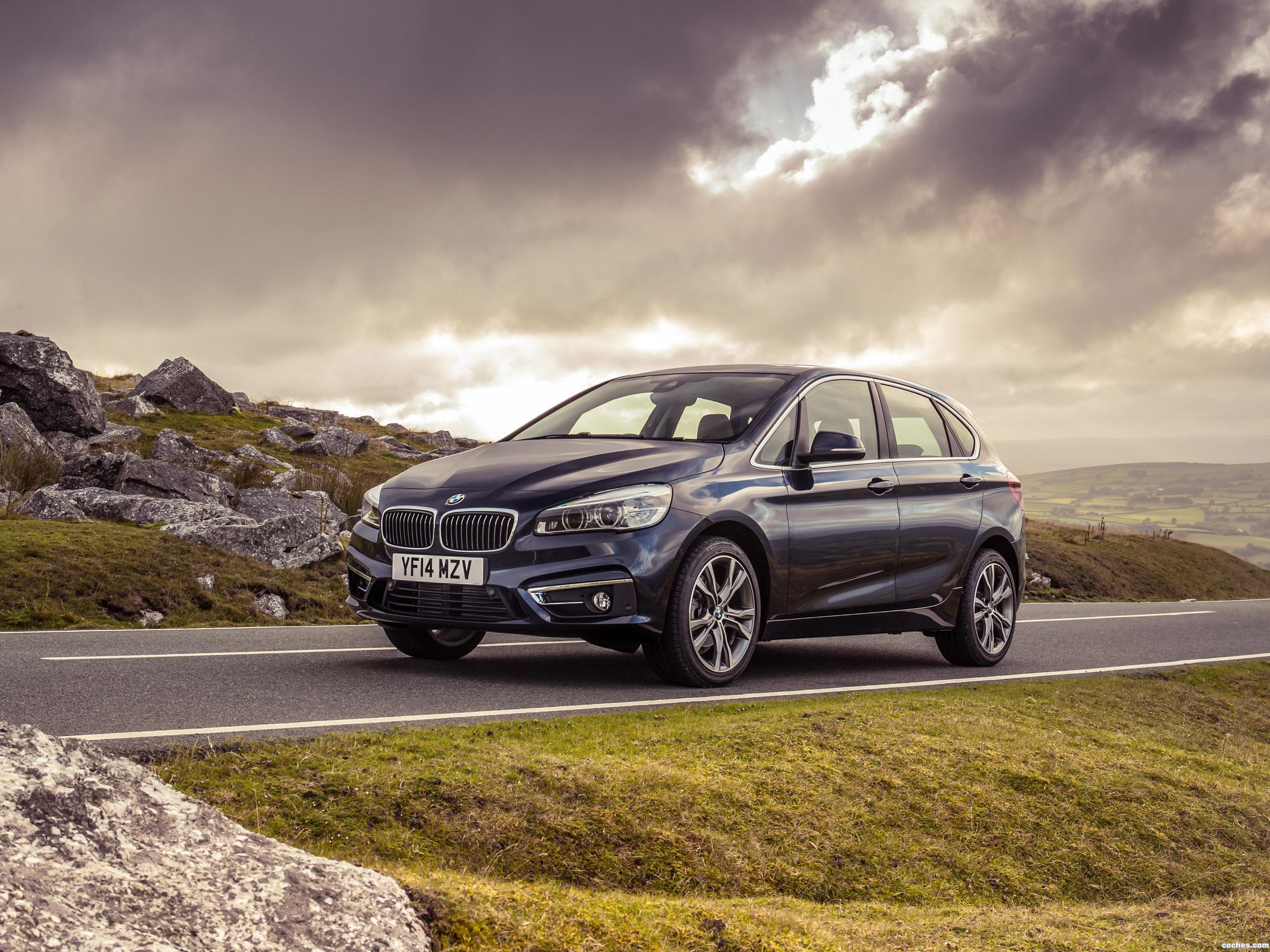 Fotos de BMW Serie 2 225i Active Tourer Luxury Line F45 UK 2014