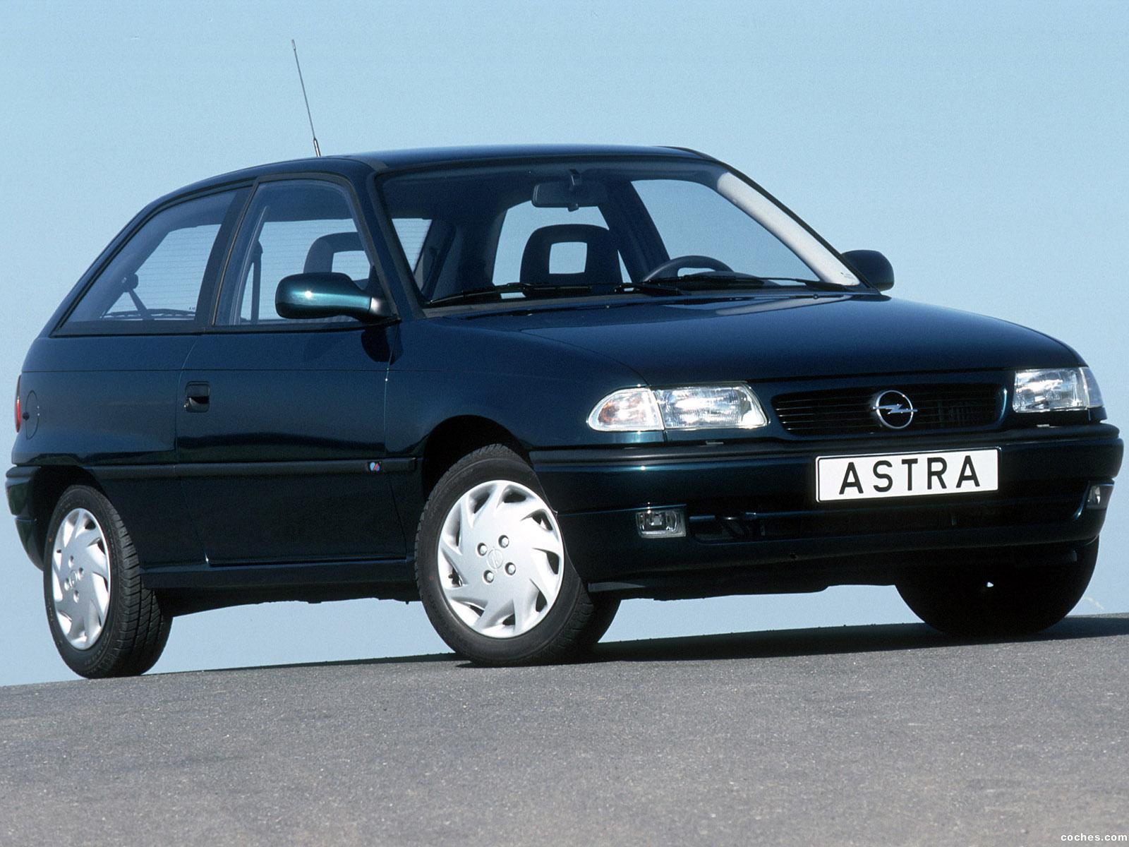 Fotos de Opel Astra 3 puertas F 1994