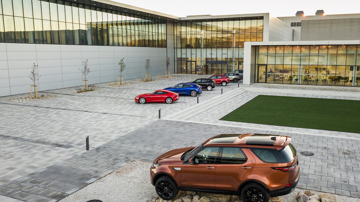 Jaguar Land Rover inaugura su fábrica de Nitra (Eslovaquia)