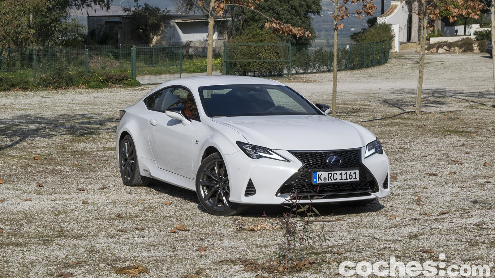 Lexus RC 300h 2019, prueba contacto del coupé híbrido