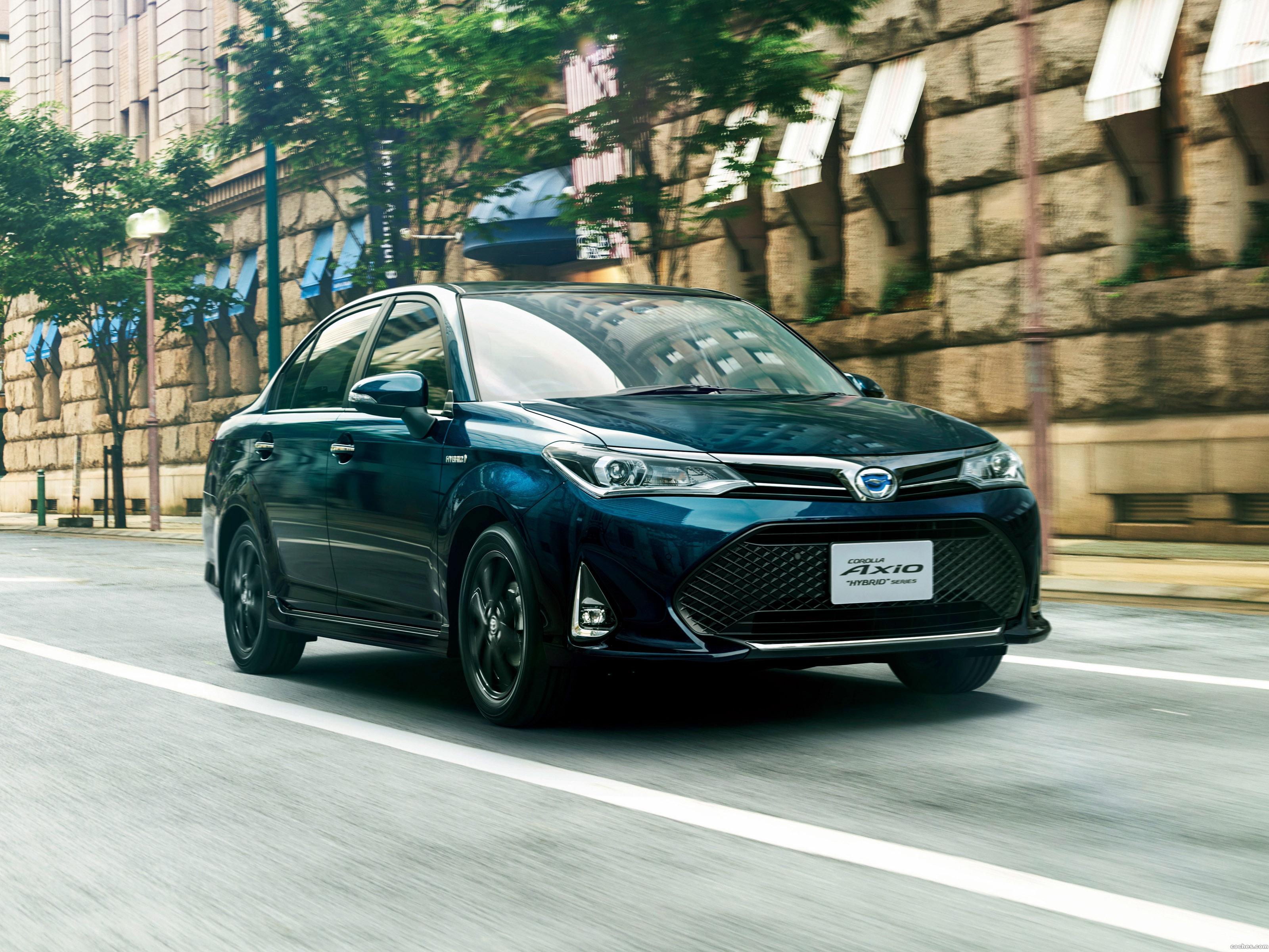 Fotos de Toyota Corolla Axio Hybrid G WxB 2017