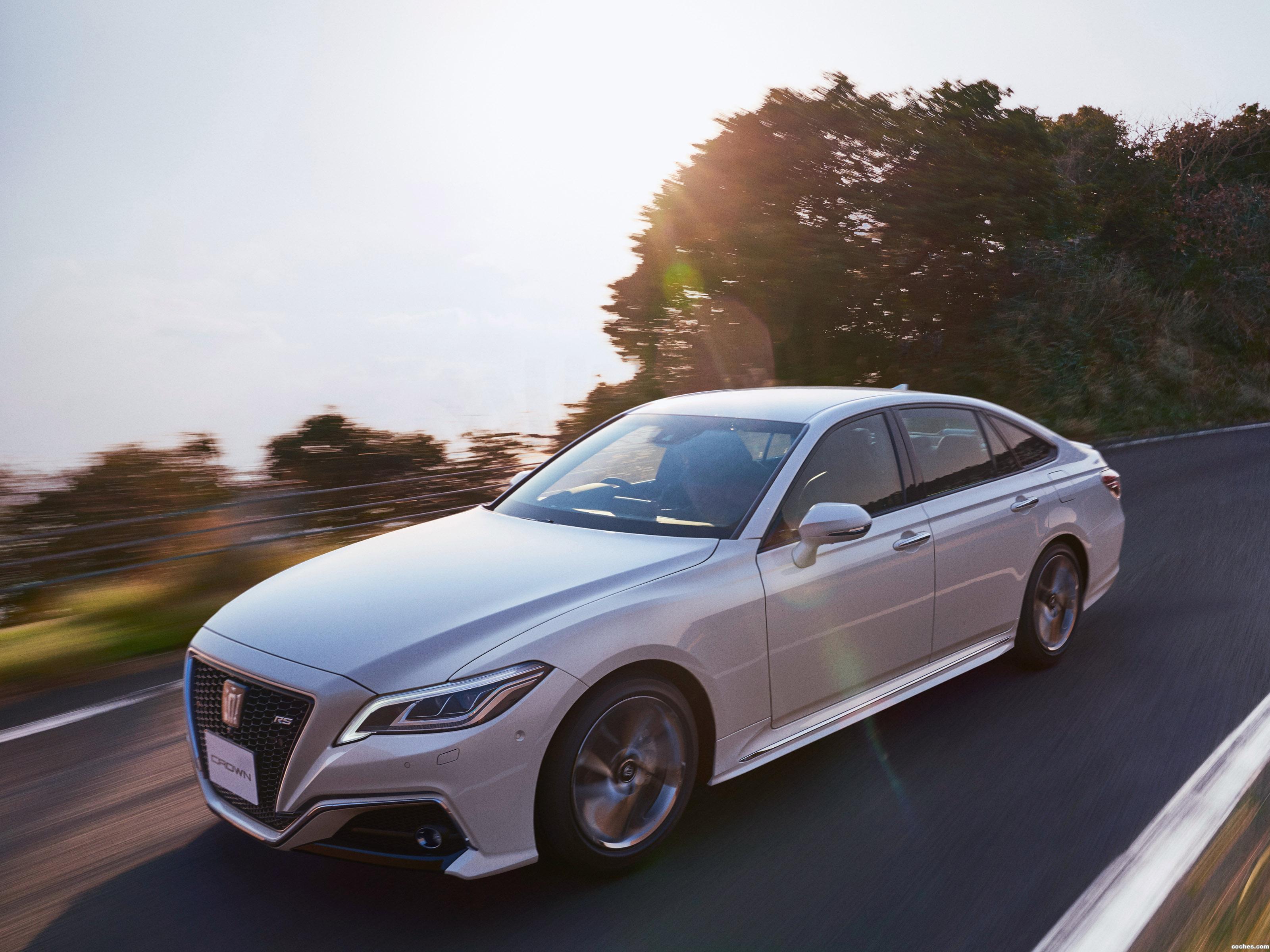 Fotos de Toyota Crown RS Advance 2018