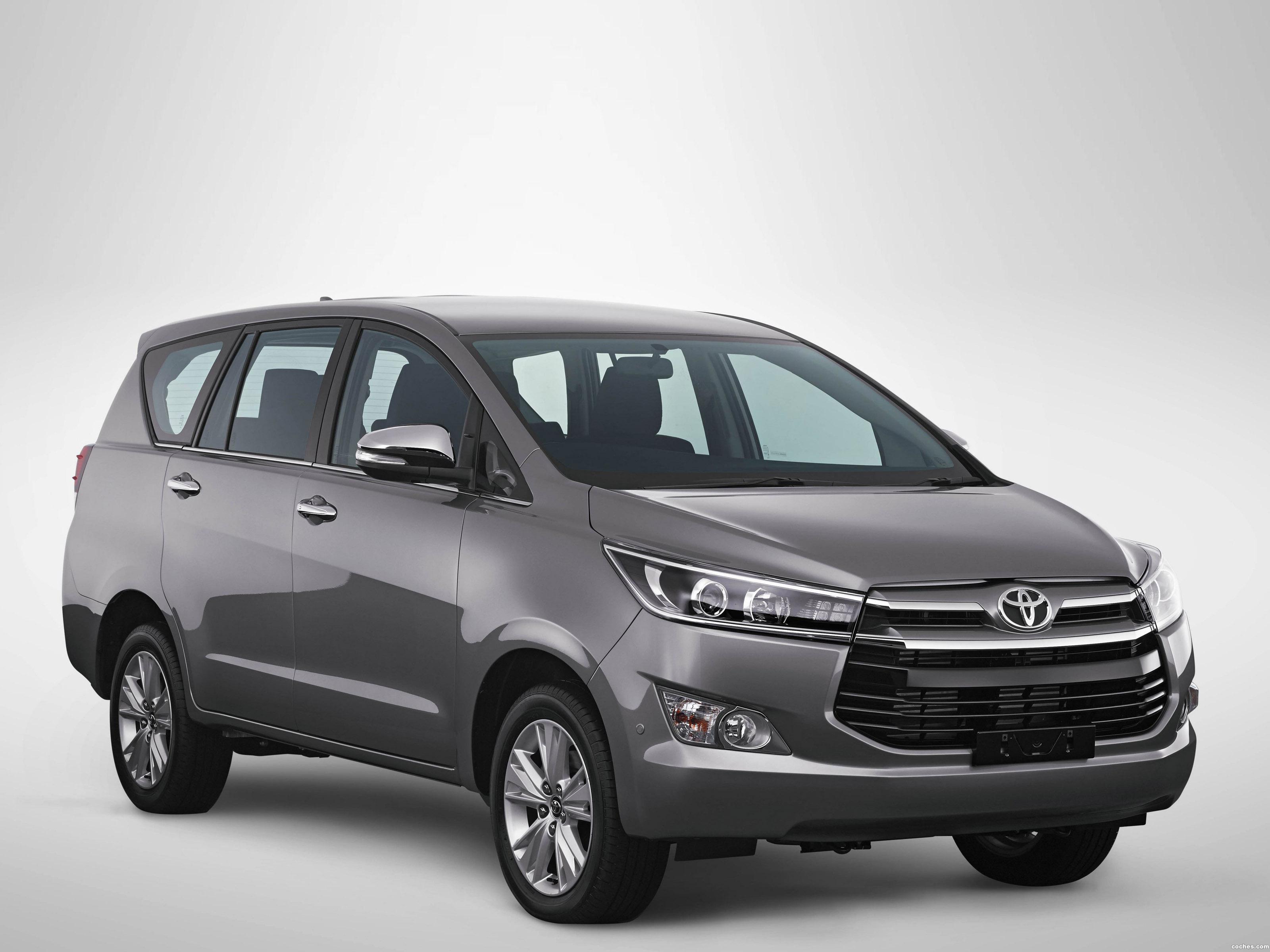 Fotos de Toyota Kijang Innova 2015