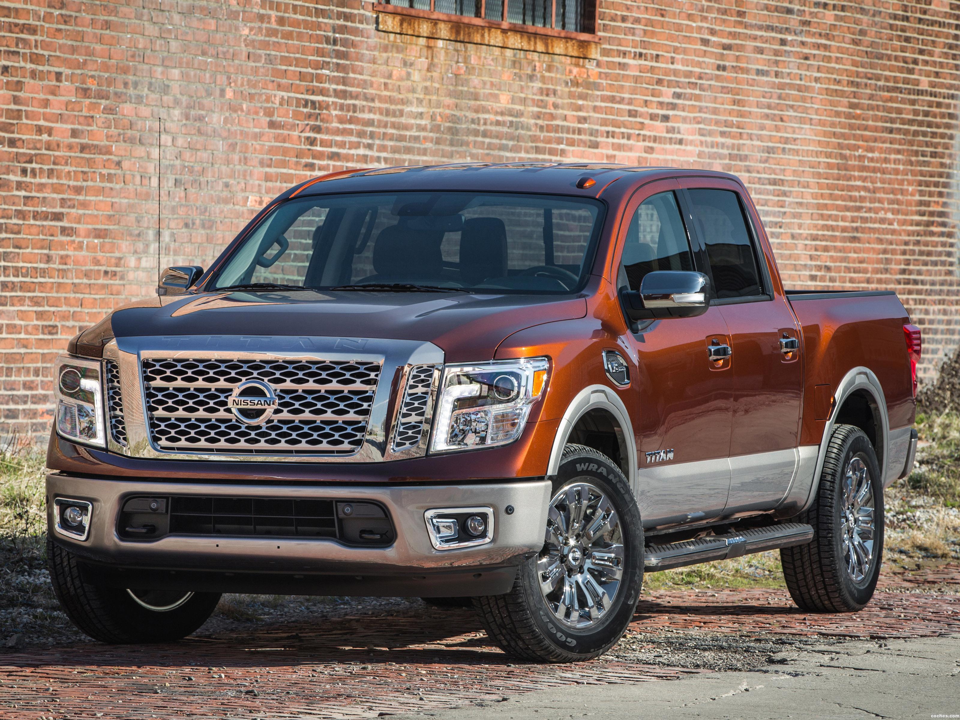 Fotos de Nissan Titan Platinum Reserve Crew Cab 2016