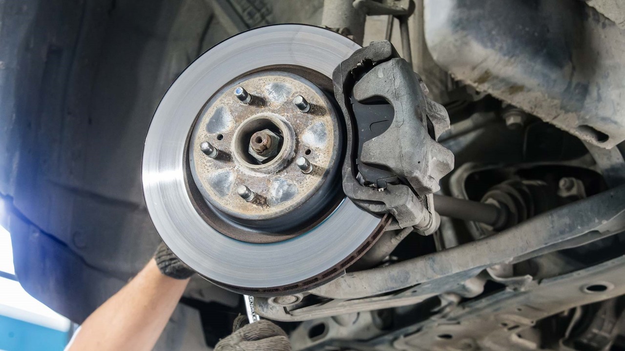 Frenada irregular en un coche: detección y soluciones