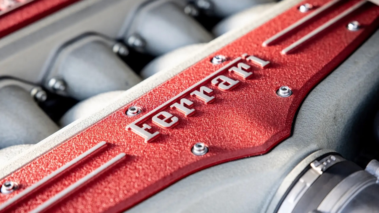 ¿Cómo puede tener más valor Ferrari que Stellantis vendiendo 400 veces ...